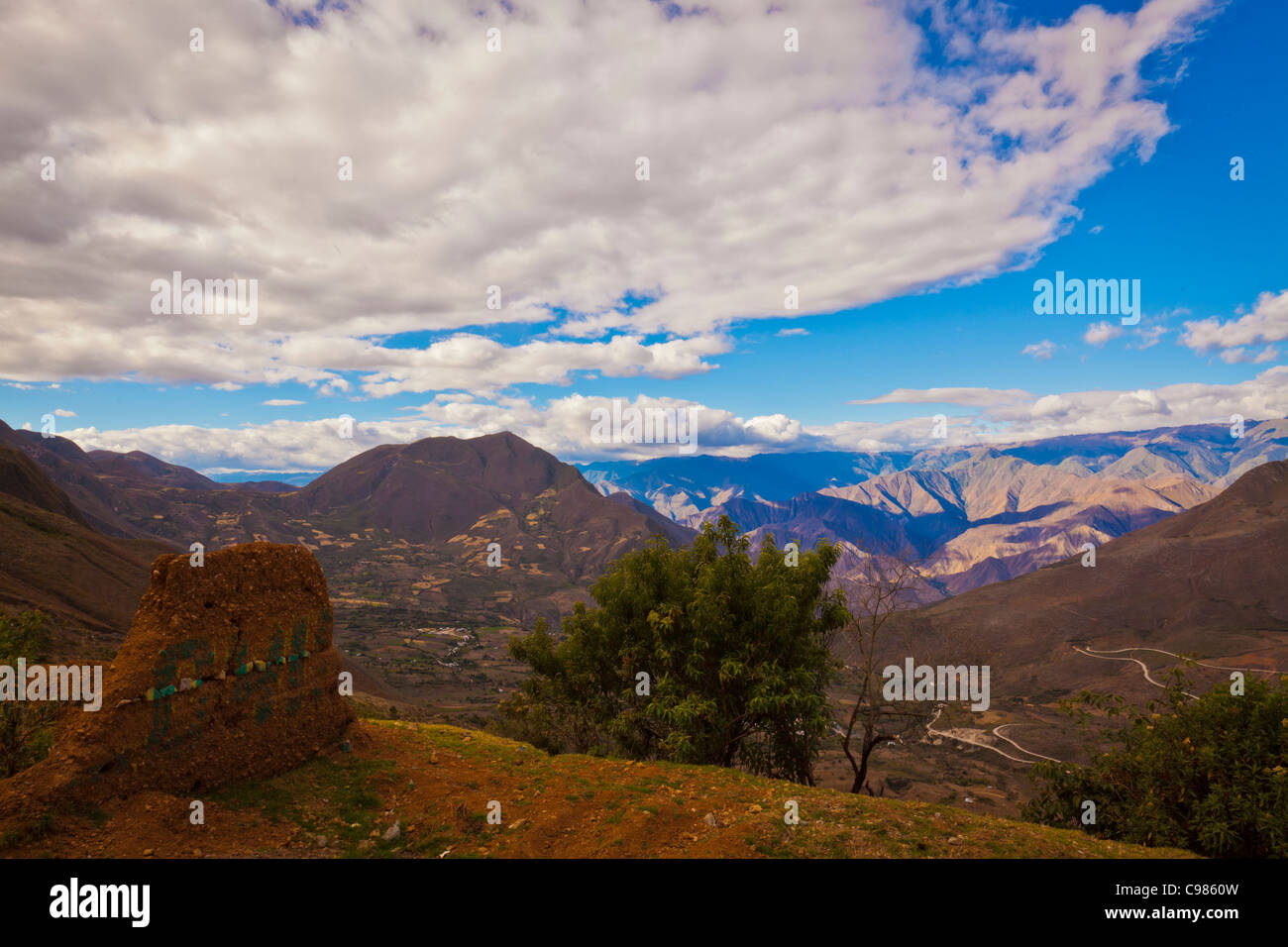 Peruvian andes hi-res stock photography and images - Alamy