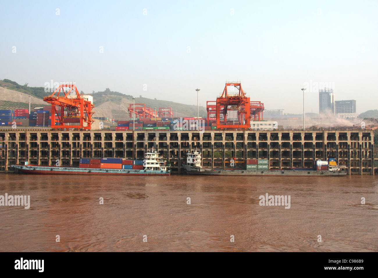 Chongqing yangtze river bridge hi-res stock photography and images - Alamy