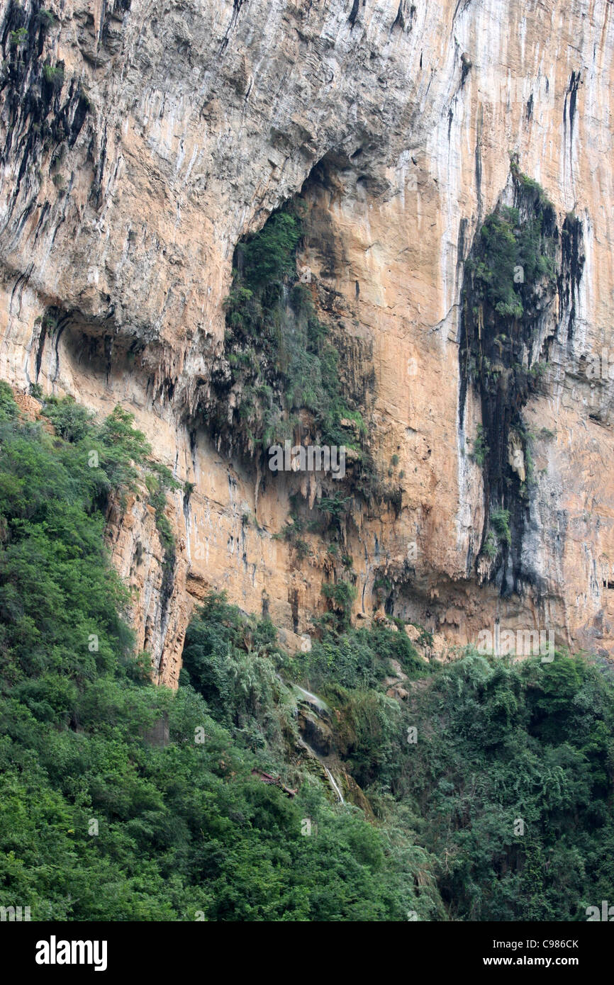 Stalactites and small waterfall, MIsty Gorge, Lesser Three Gorges ...