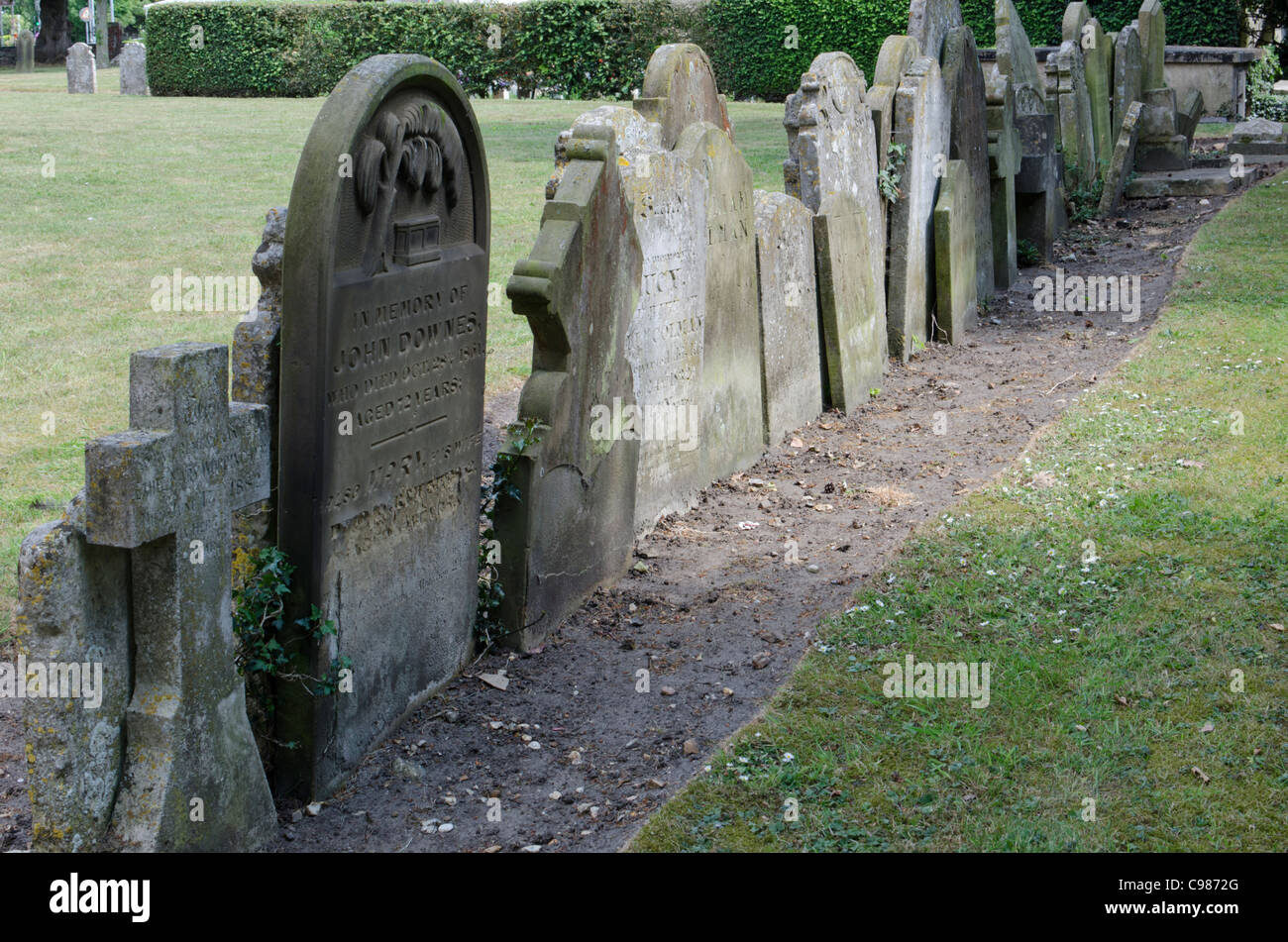 Row or headstones hi-res stock photography and images - Alamy