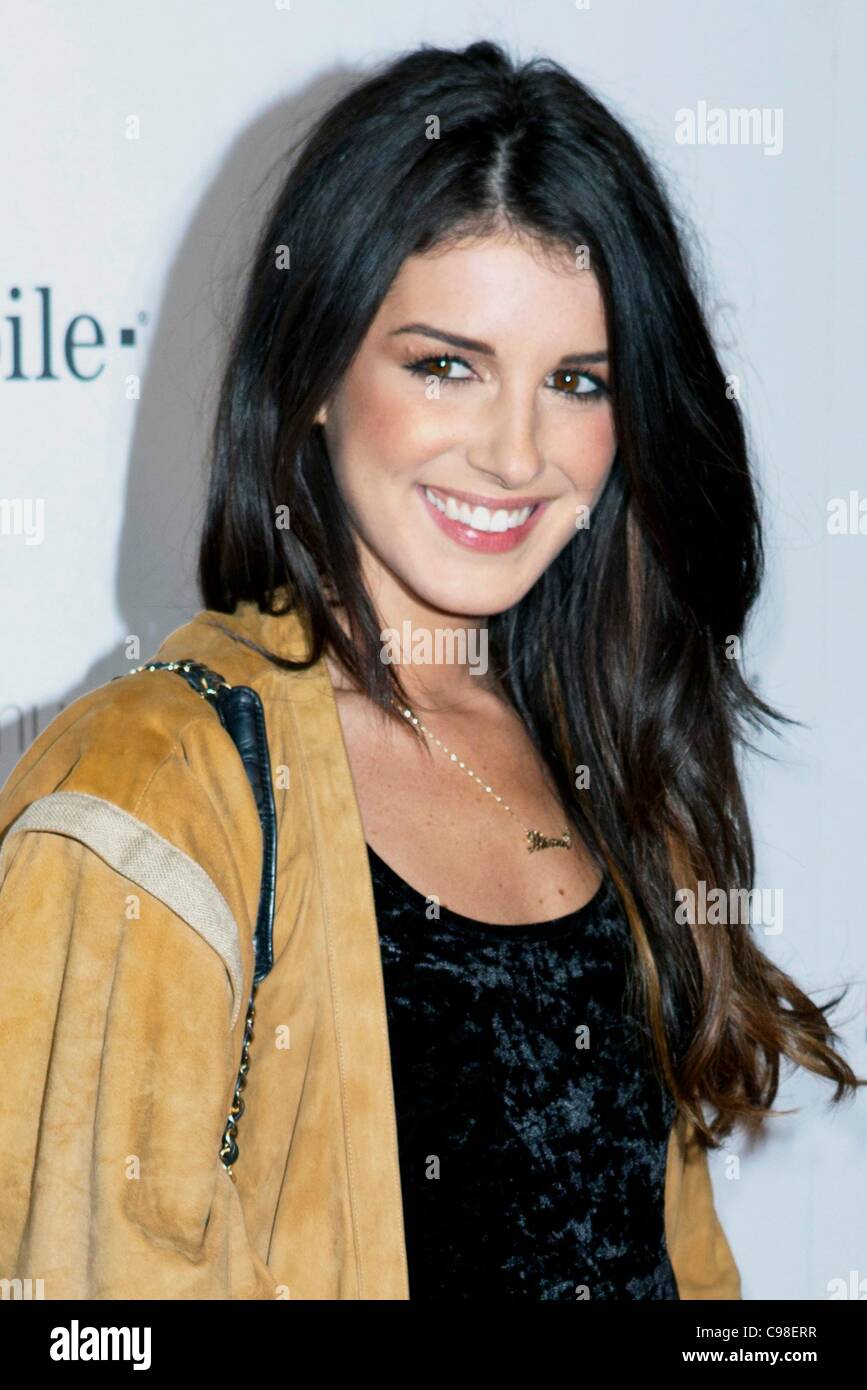 Shanae Grimes at arrivals for T-Mobile and Google Insider's Interactive ...