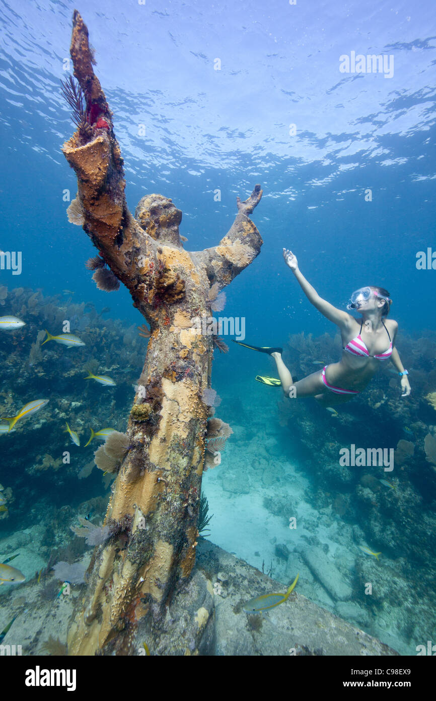 Park wide view statue christ hi-res stock photography and images - Alamy