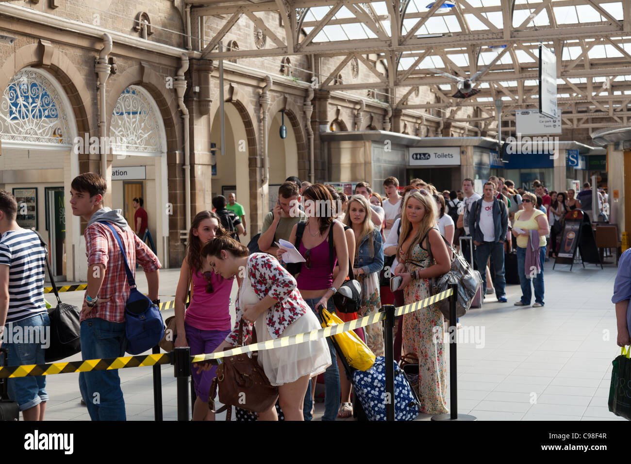Students queuing hi-res stock photography and images - Alamy