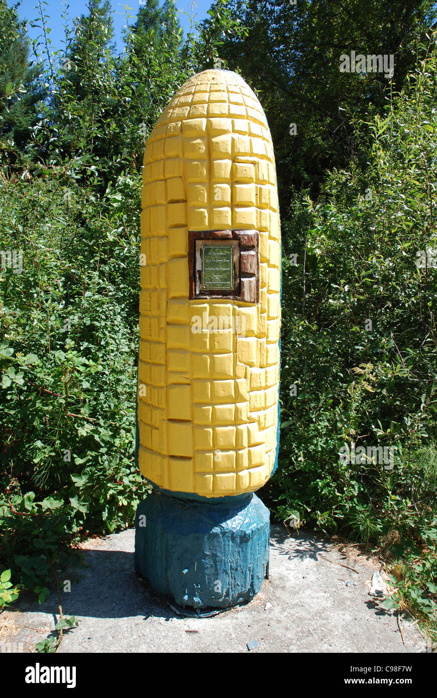 Roadside corn statue along Hwy 101 in Pepperwood, California Stock ...