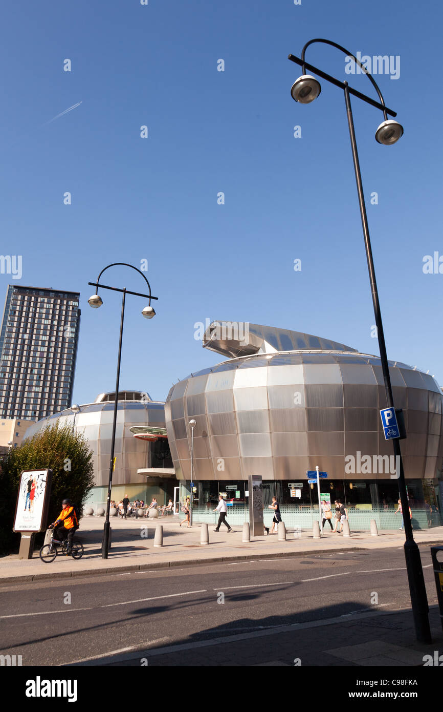 Sheffield students union bar hi-res stock photography and images - Alamy