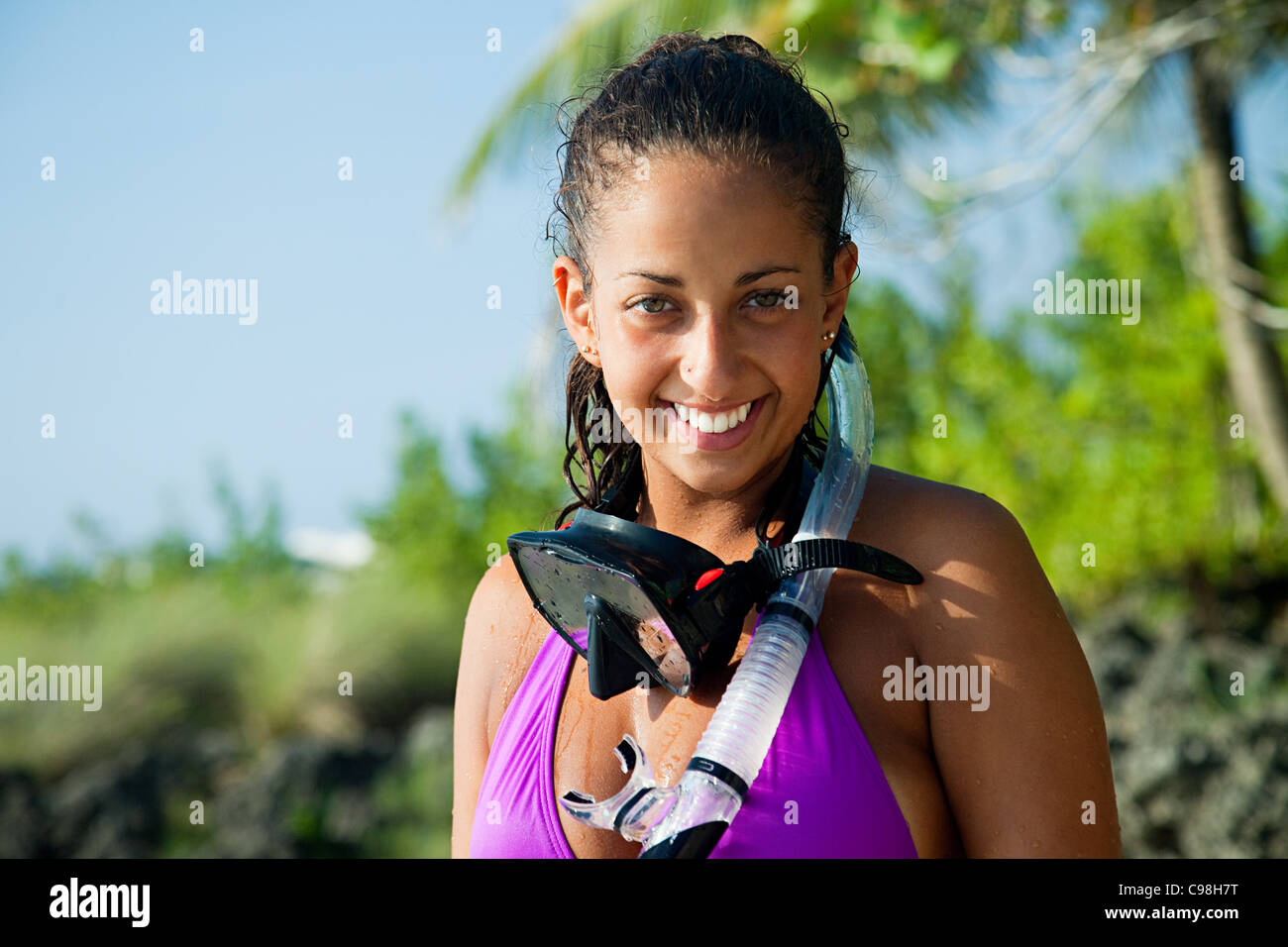 Portrait young woman wearing diving mask, smiling Stock Photo - Alamy