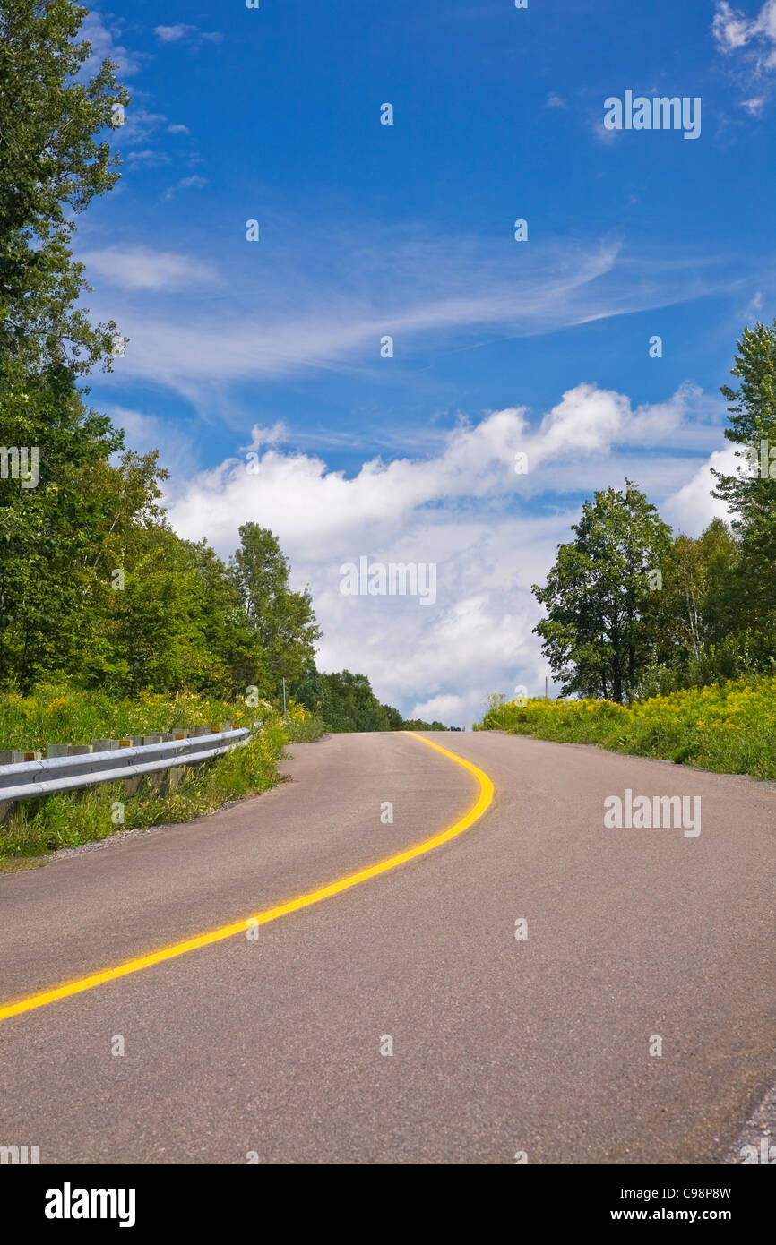 Empty country road Stock Photo - Alamy