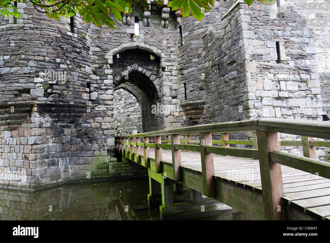 Beaumaris castle hi-res stock photography and images - Alamy