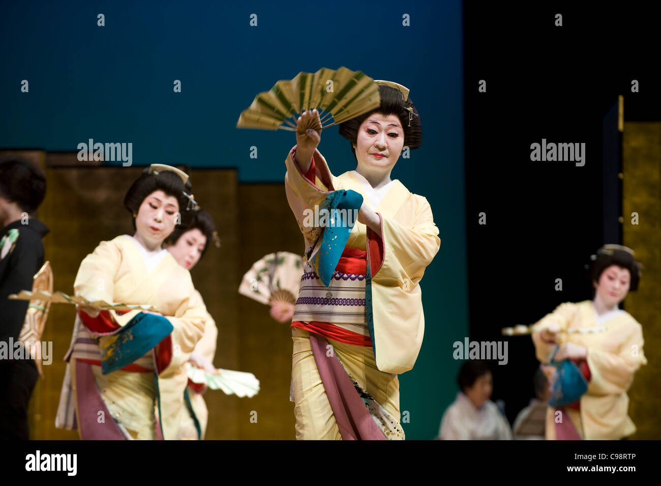 Japan geisha foreigner romania fukutaro genji ayame festival dance ...