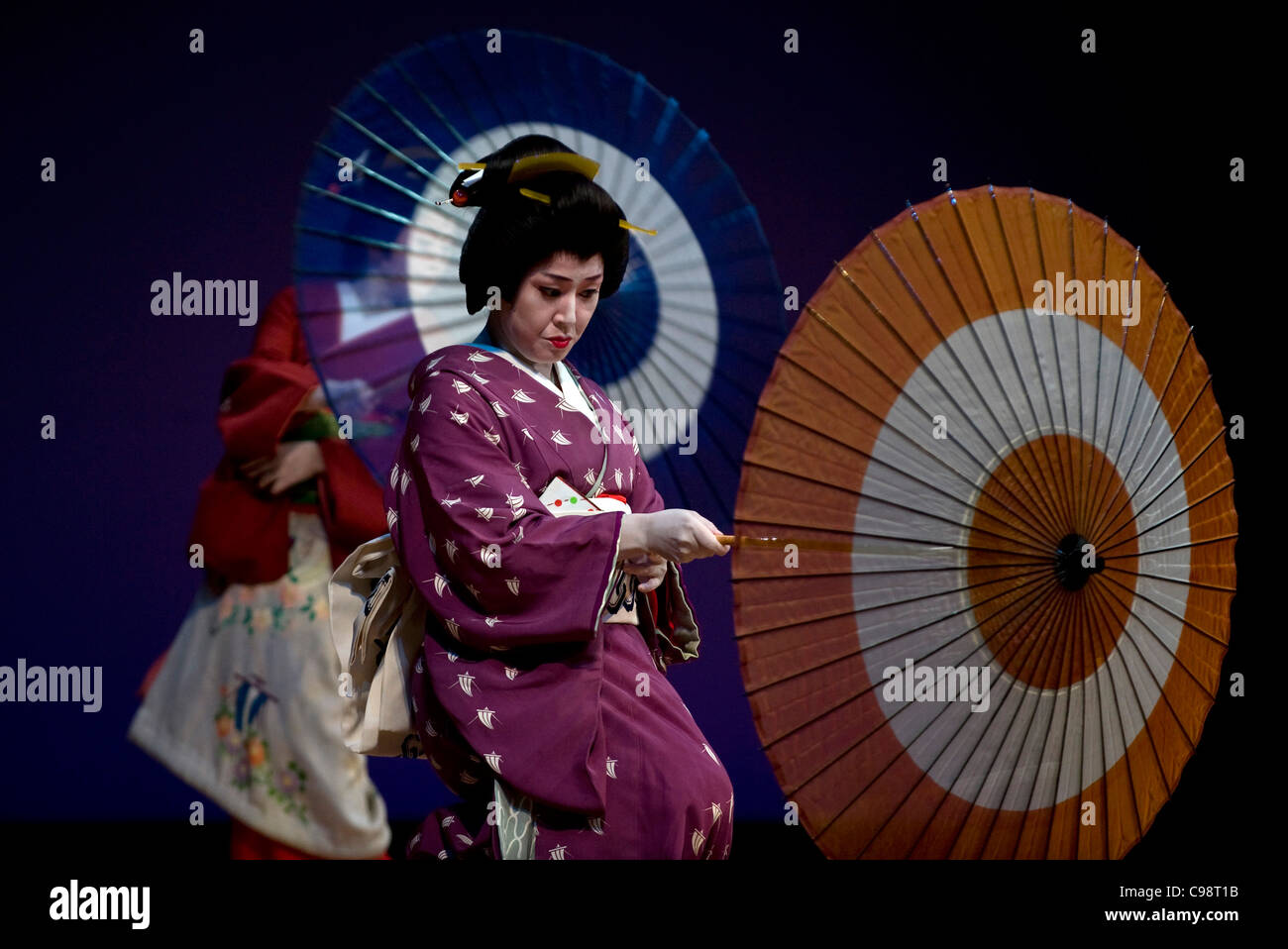 Japan geisha foreigner romania fukutaro genji ayame festival dance ...