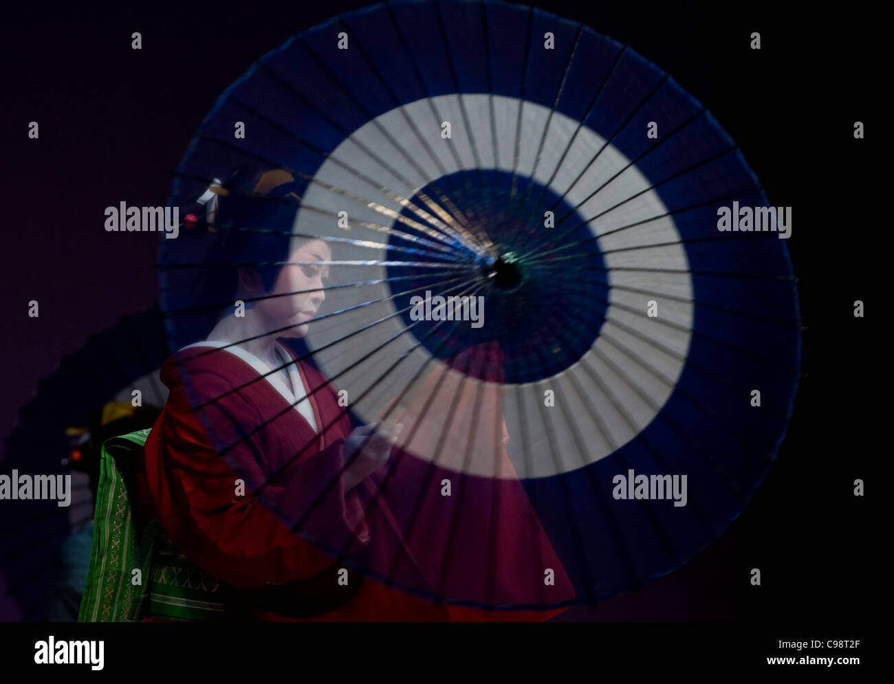 Geisha japan foreigner hi-res stock photography and images - Alamy