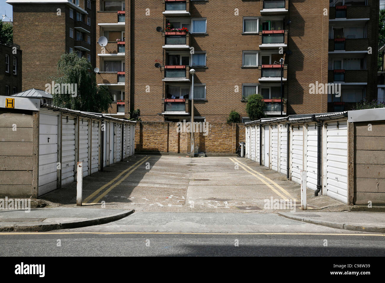 old lock up garages Stock Photo - Alamy