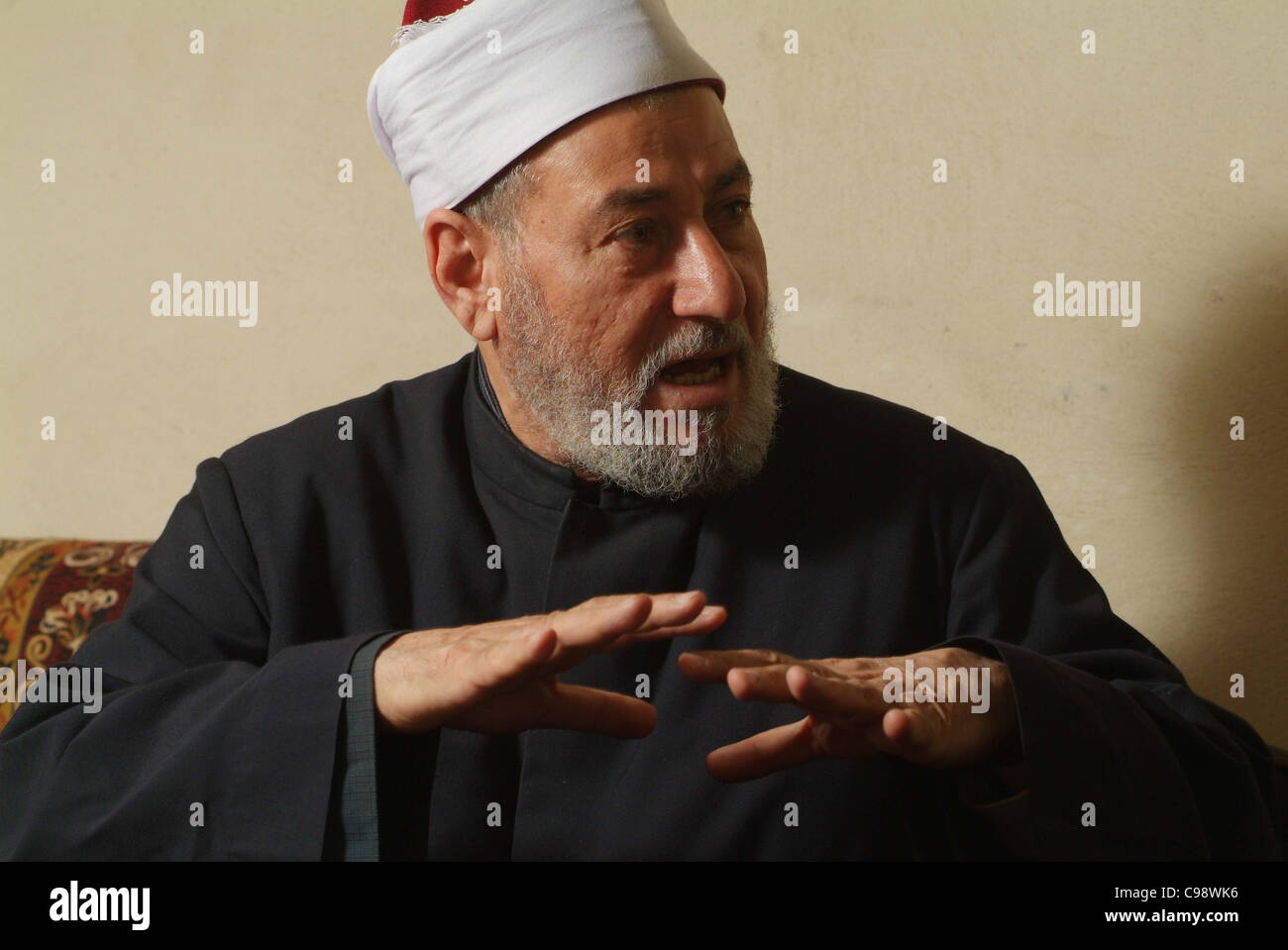 The head of the Mosque of Al Azhar, Sheikh Id Abdul Hamid Abdul Yussuf ...