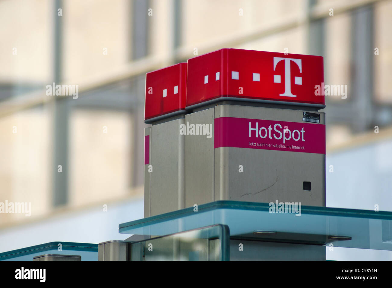 Mobile phone pink box hi-res stock photography and images - Alamy