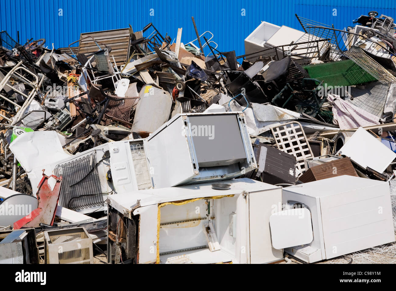 Messy Yard High Resolution Stock Photography and Images - Alamy