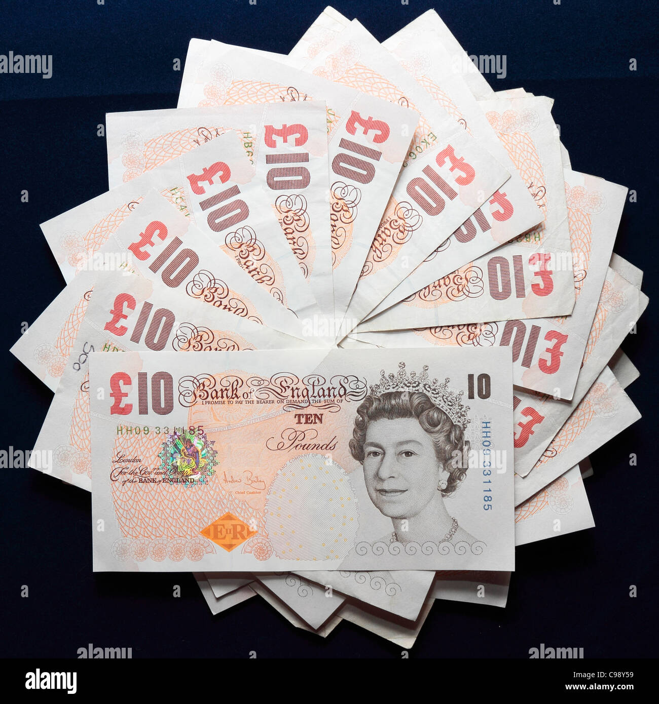 10 pound notes pile hi-res stock photography and images - Alamy