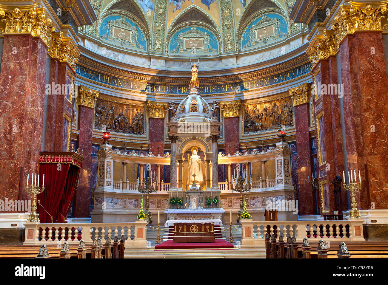 Budapest st stephens basilica hi-res stock photography and images - Alamy