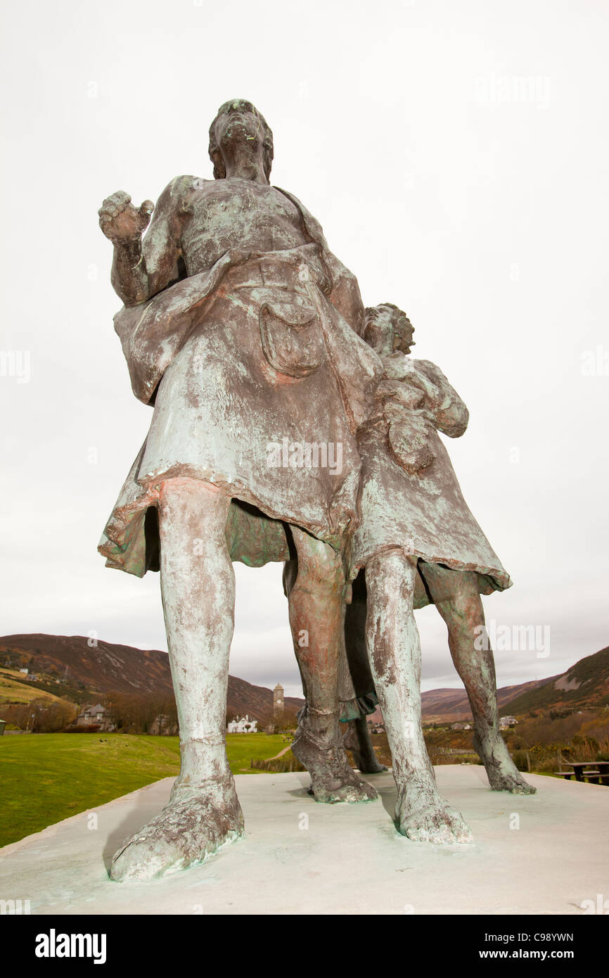 The emigrants statue, helmsdale hi-res stock photography and images - Alamy