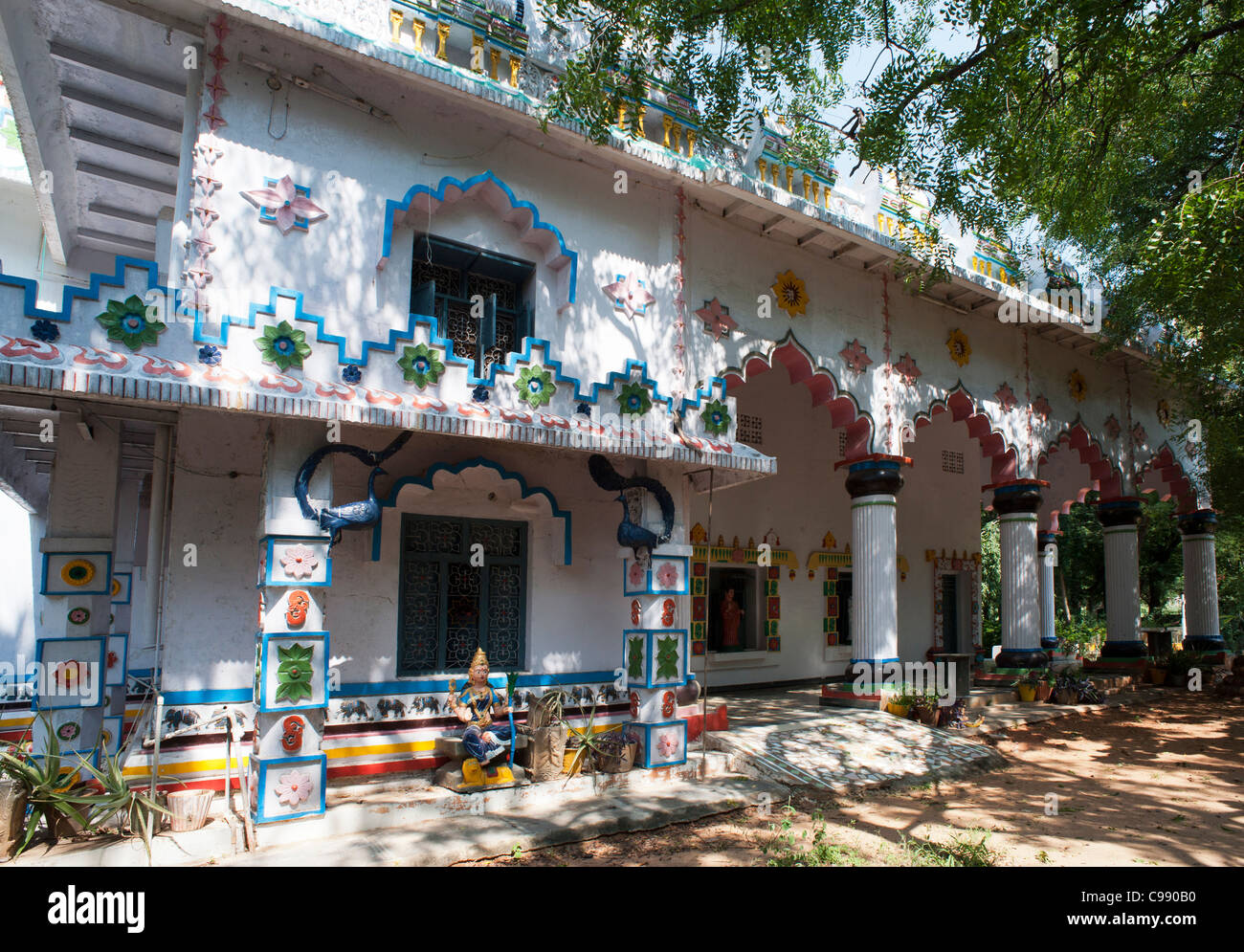 Indian ashram hi-res stock photography and images - Alamy