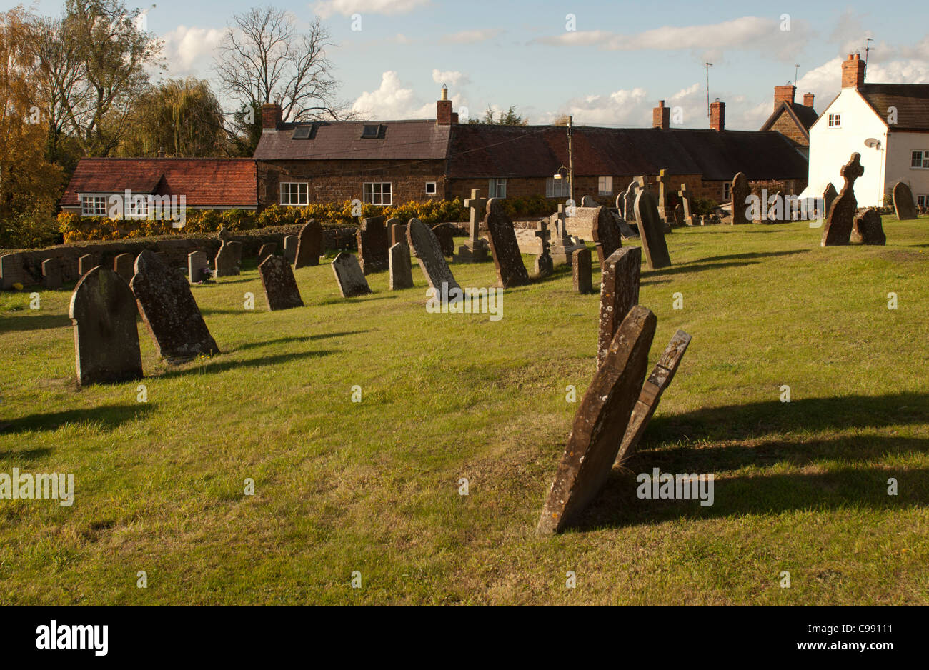 English churchyards hi-res stock photography and images - Alamy