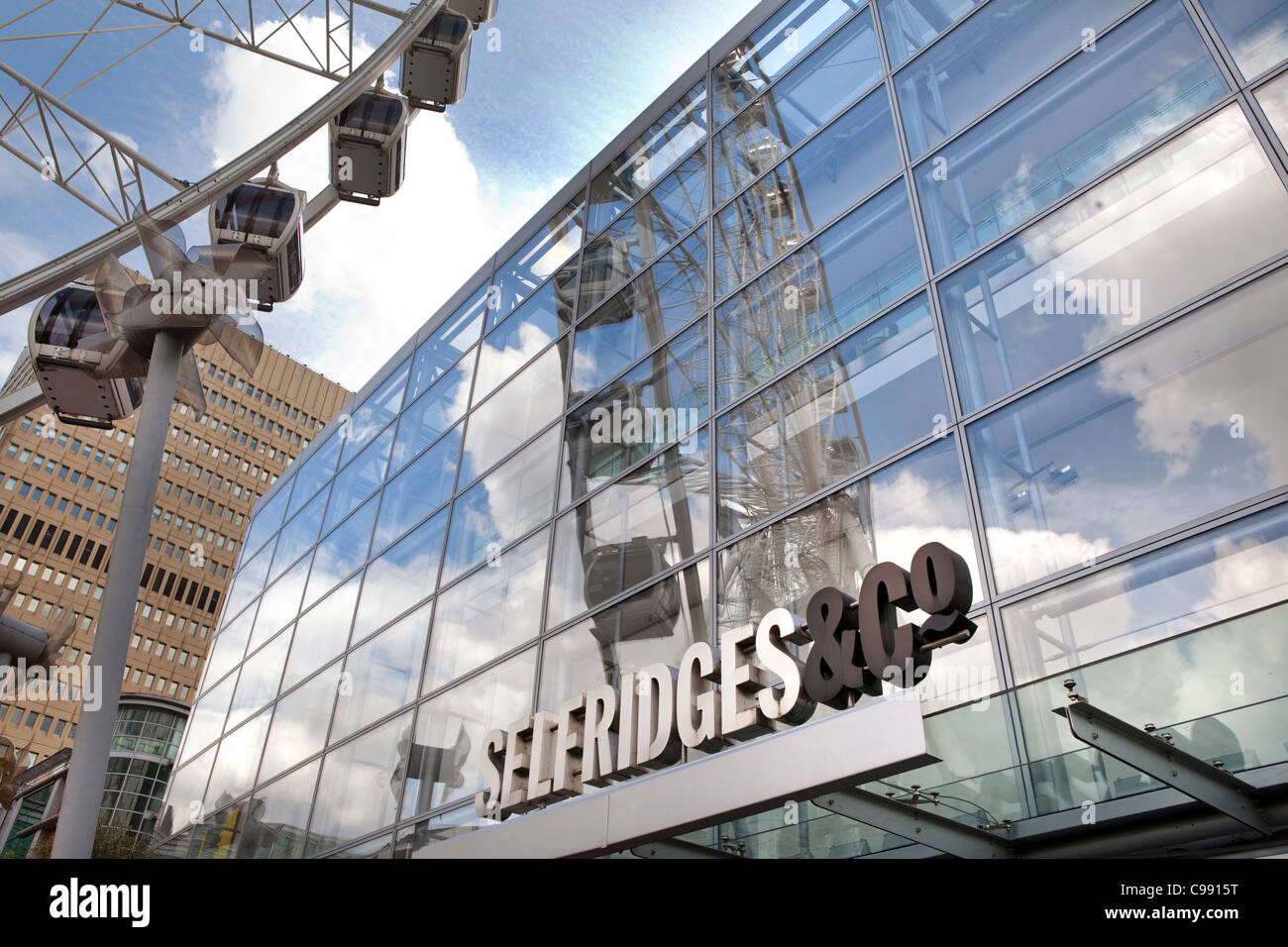 Manchester city centre and shopping hi-res stock photography and images ...