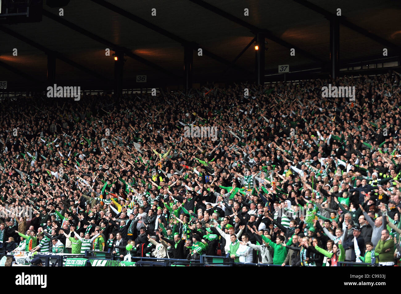 Celtic fans 'do the Broony' to honour captain Scott Brown Stock Photo ...