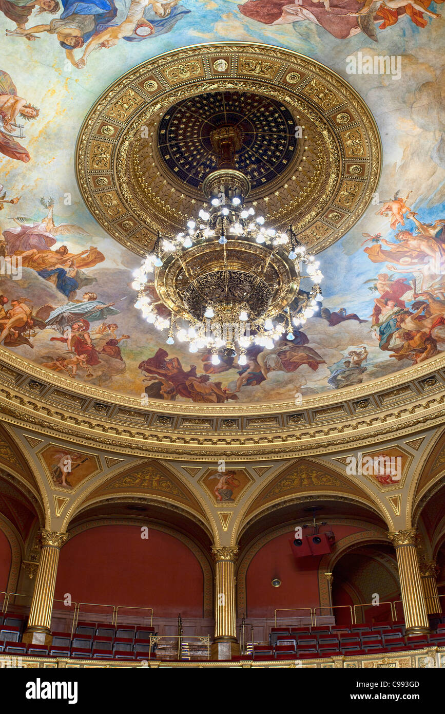 Budapest, Hungarian State Opera House Stock Photo - Alamy