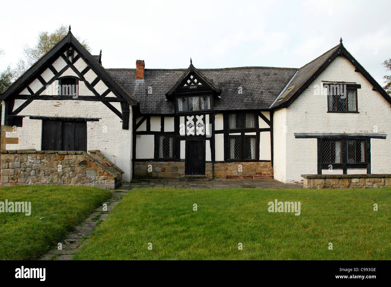 Subsidence house hi-res stock photography and images - Alamy