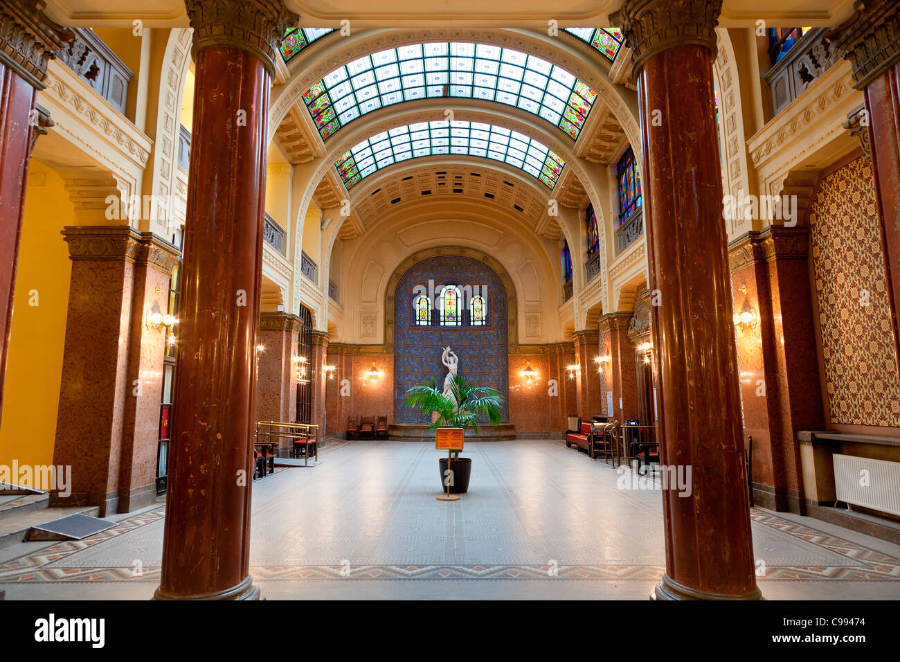 Budapest baths gellert hi-res stock photography and images - Alamy