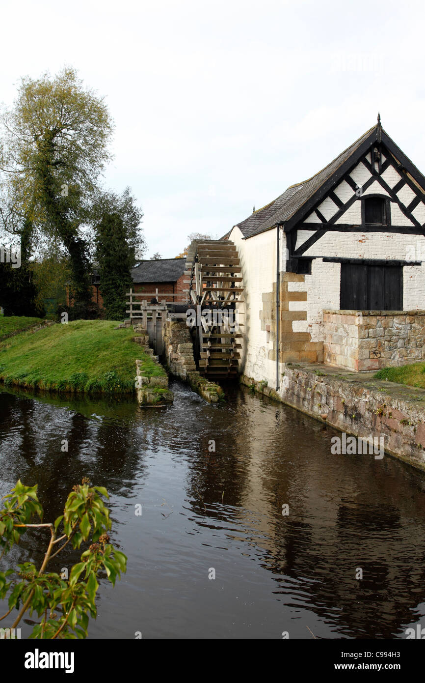 Waterwheel on a 17th century tudor building Stock Photo - Alamy