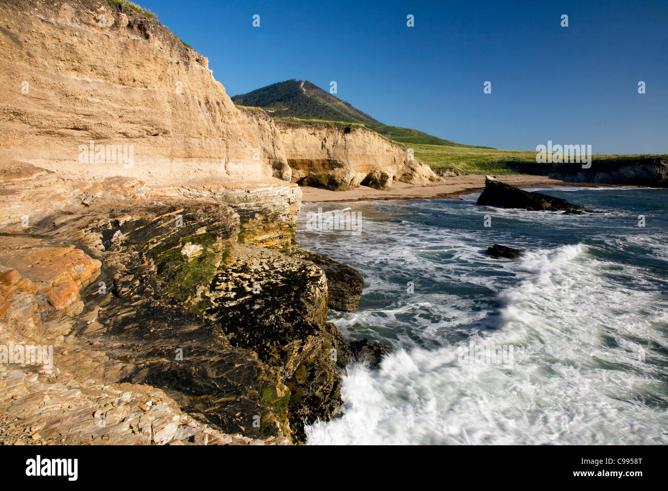 CALIFORNIA - Coon Creek Beach on the Pacific Coast from Montana de Oro ...