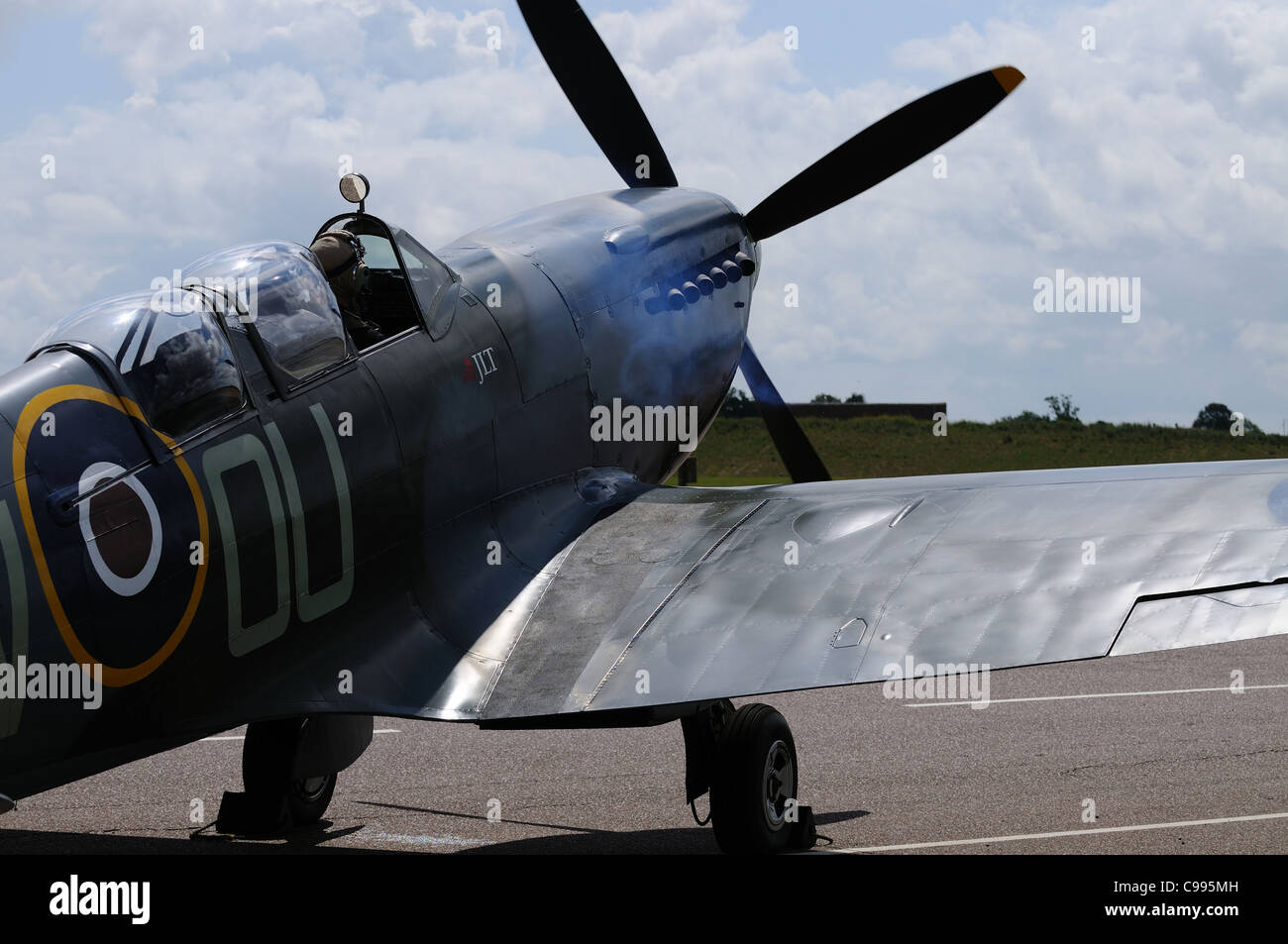 Spitfire mk ii hi-res stock photography and images - Alamy