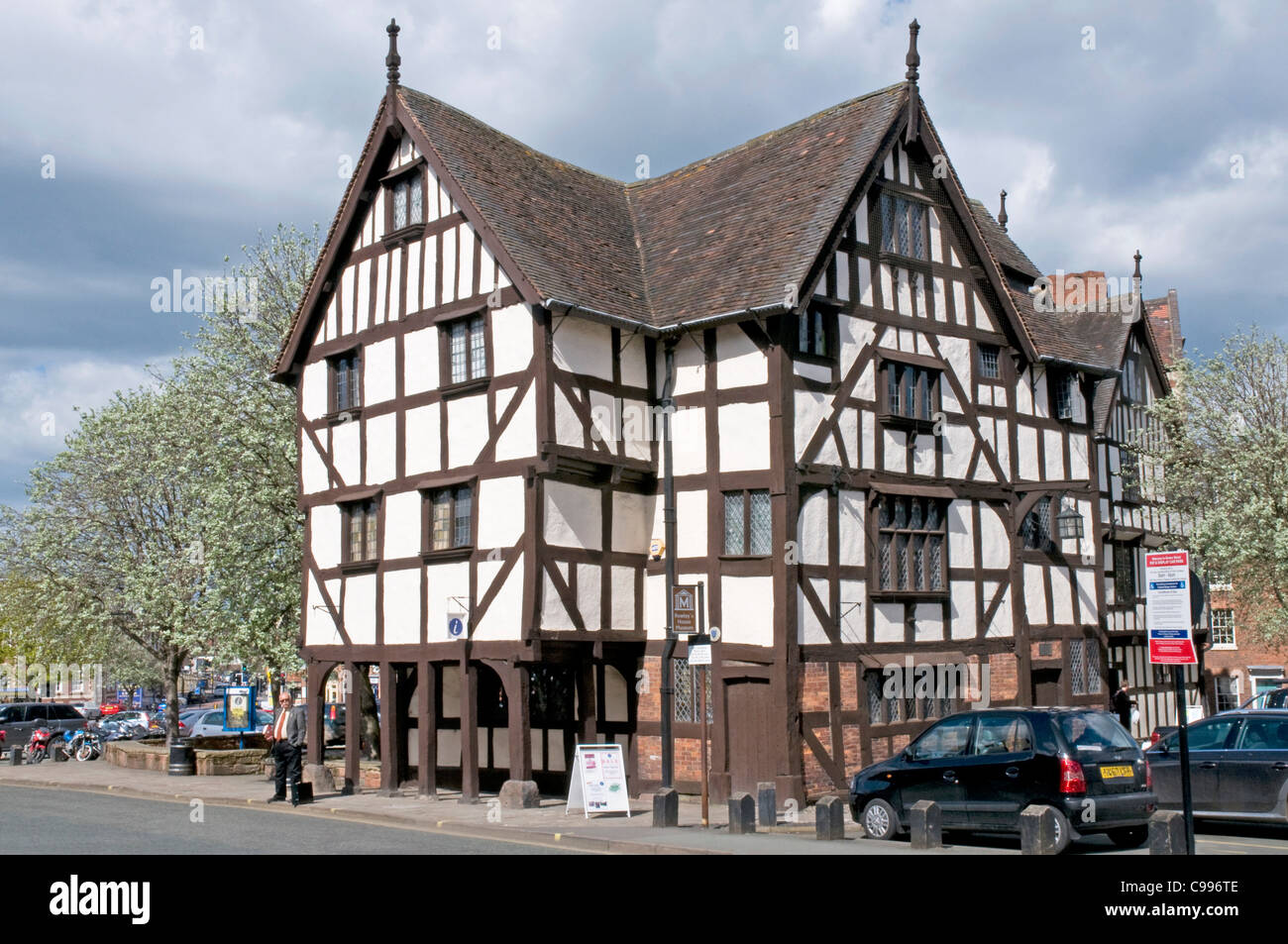 Tudor style architecture in Shrewsbury, Shropshire Stock Photo - Alamy