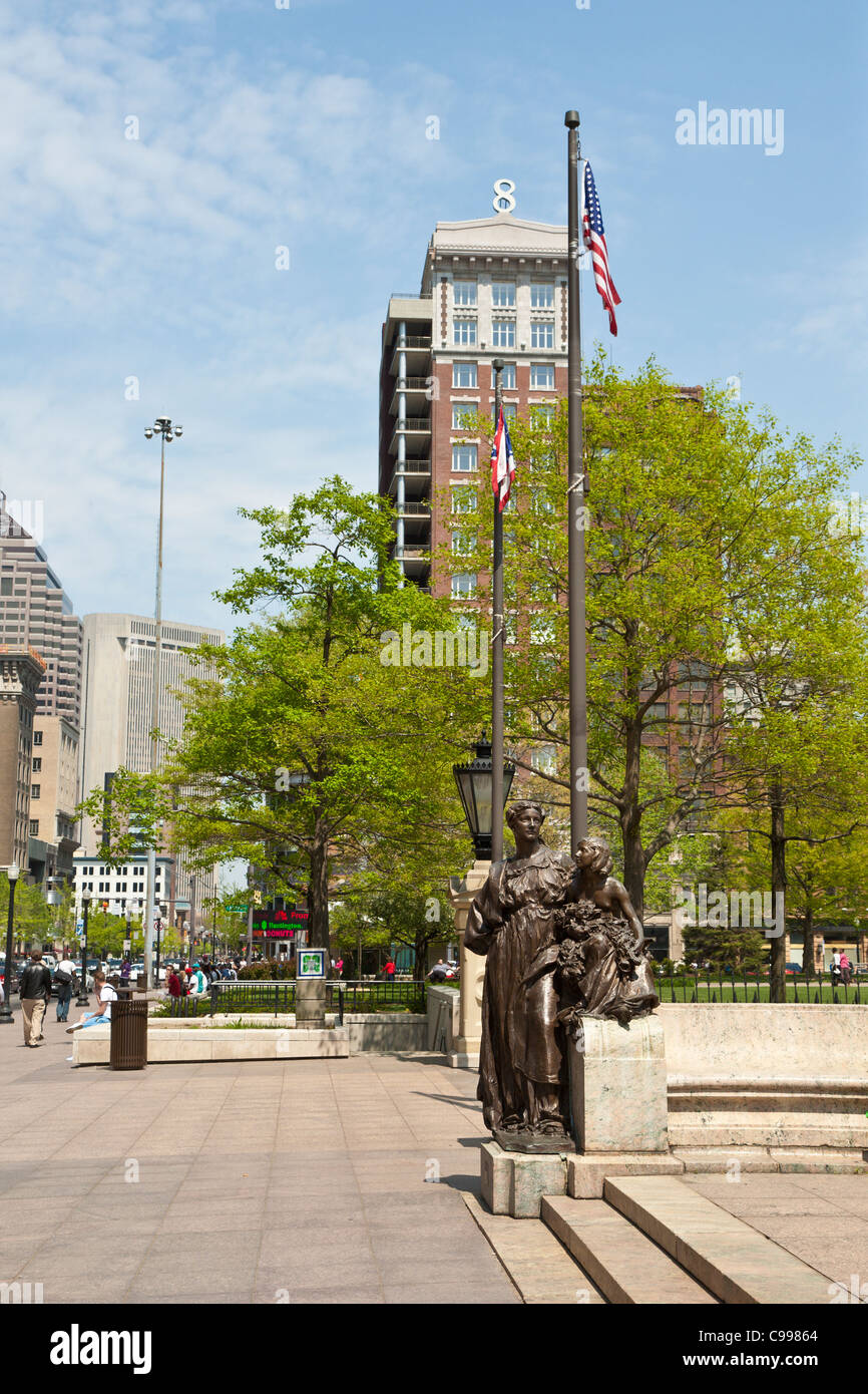 Statue at sidewalk in front of the Statehouse in Columbus, Ohio Stock ...