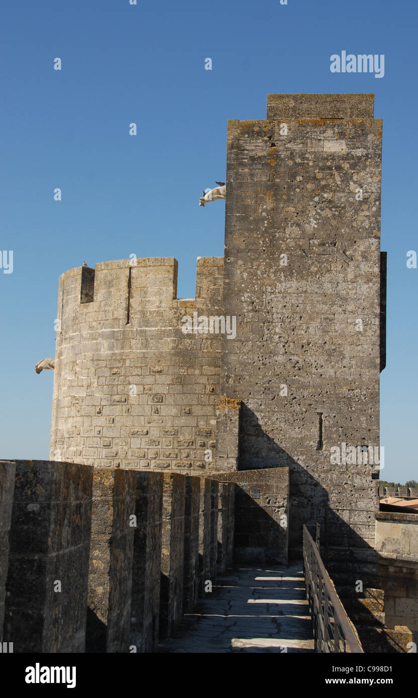 Parapet walk hi-res stock photography and images - Alamy