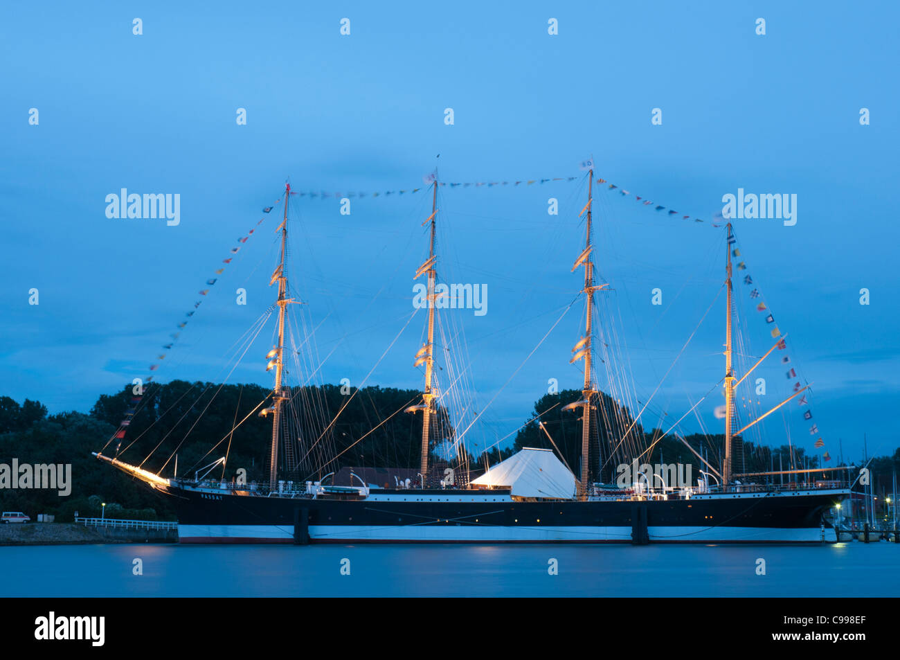 Flying p liner hi-res stock photography and images - Alamy