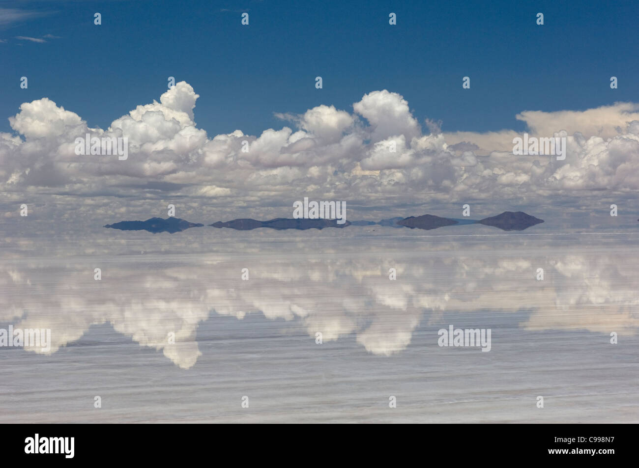 The salt flats at Uyuni in Bolivia are a place of stunning natural ...