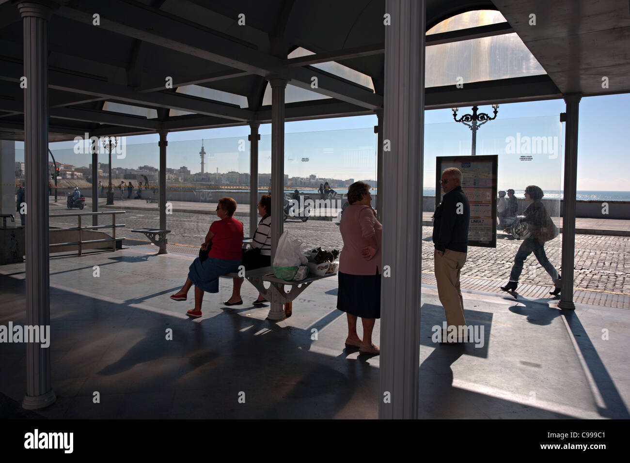 bus stop in cadiz spain Stock Photo - Alamy