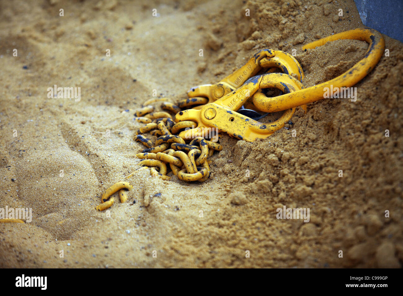 Metal on sand hi-res stock photography and images - Alamy