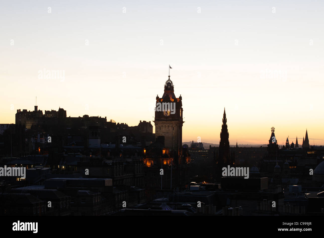 Edinburgh skyline silhouette hi-res stock photography and images - Alamy