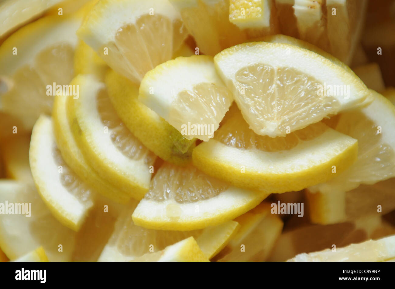 Cut sliced slices lemons hi-res stock photography and images - Alamy