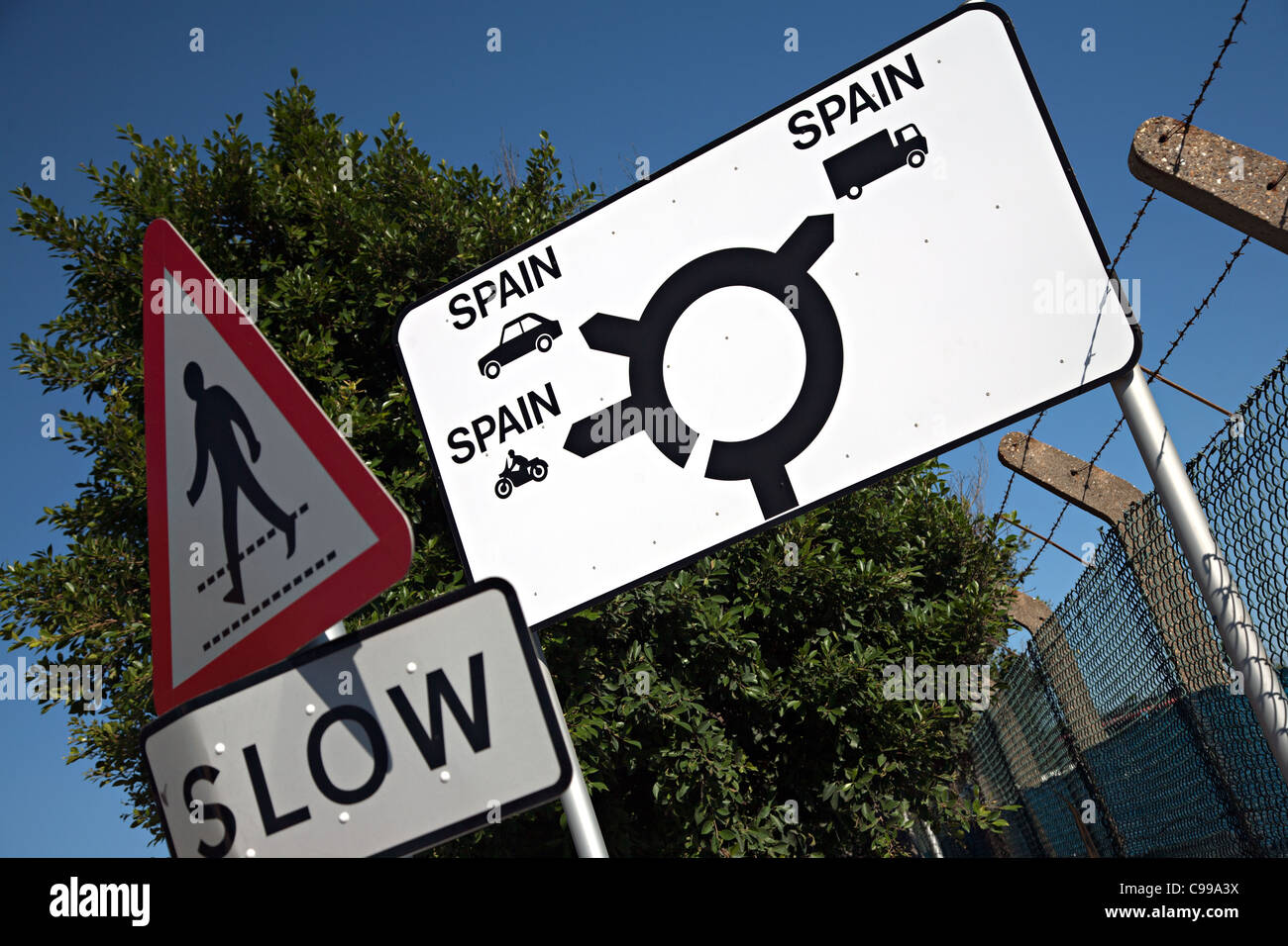 Entering roundabout hi-res stock photography and images - Alamy