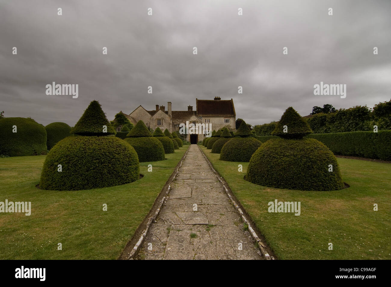 Formal gardens topiary hi-res stock photography and images - Alamy
