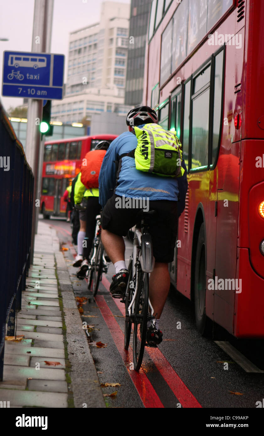 Traffic lights cycles hi-res stock photography and images - Alamy