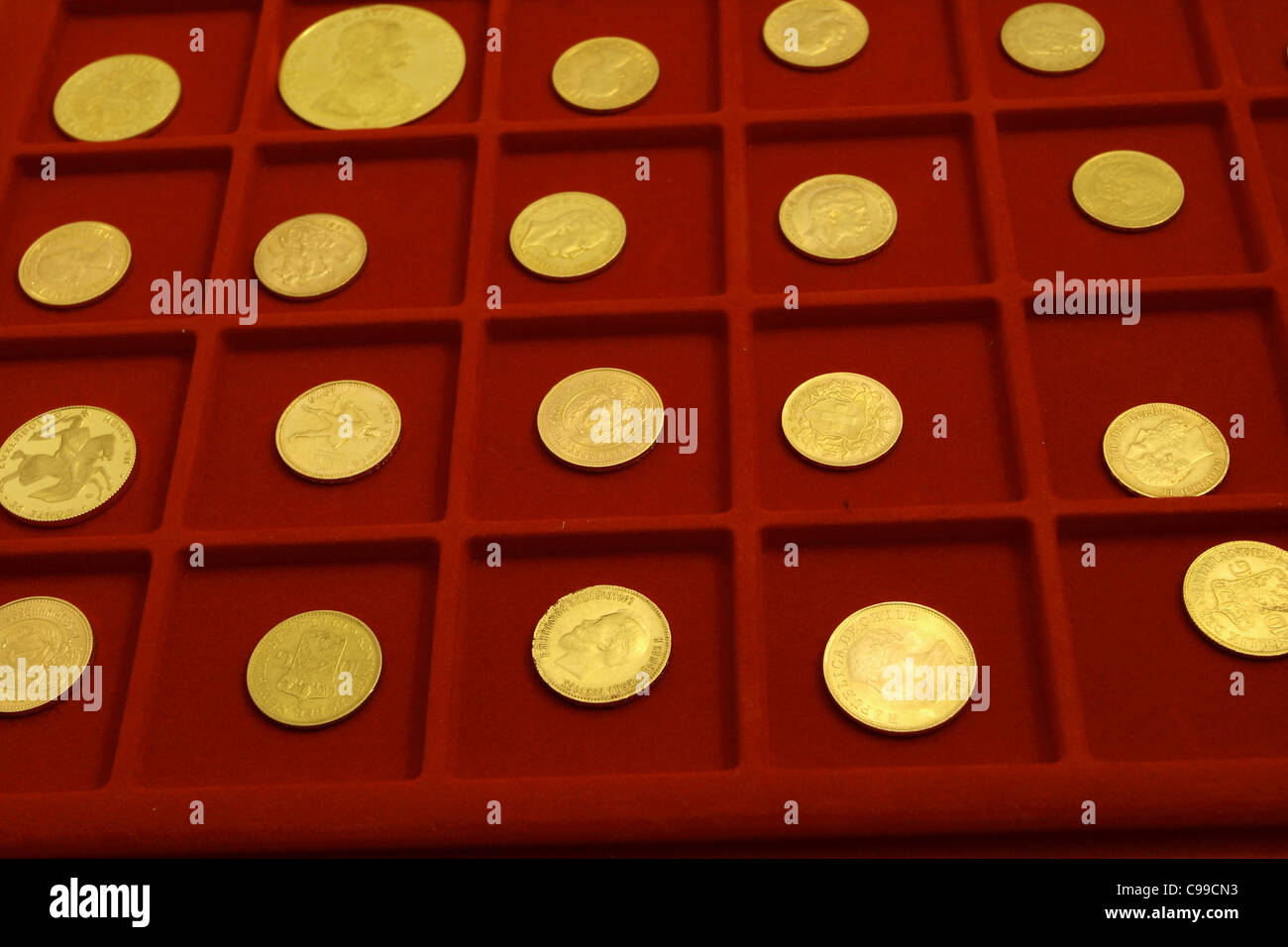 Collection of golden coins hi-res stock photography and images - Alamy