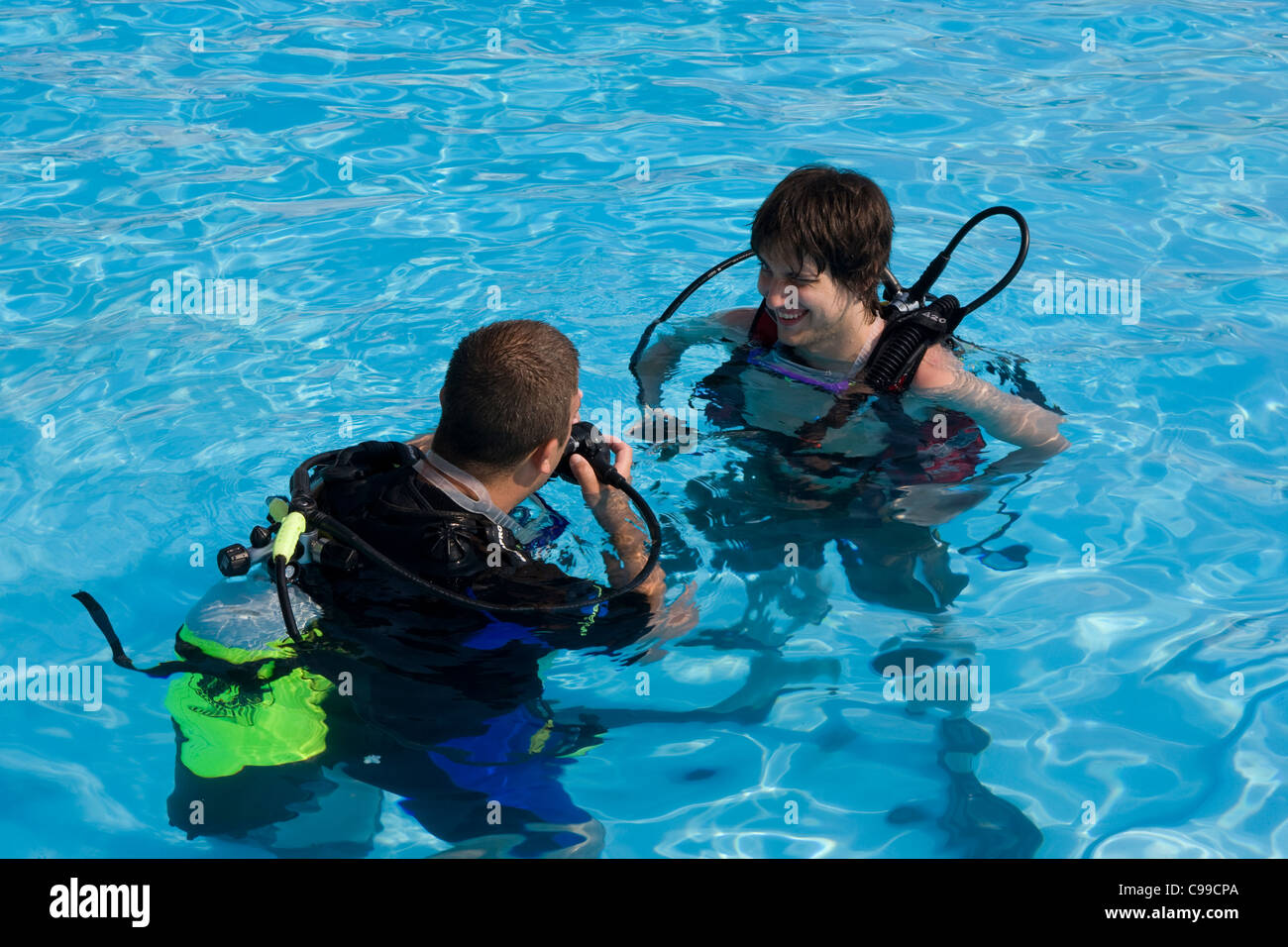 Learning scuba diving hi-res stock photography and images - Alamy