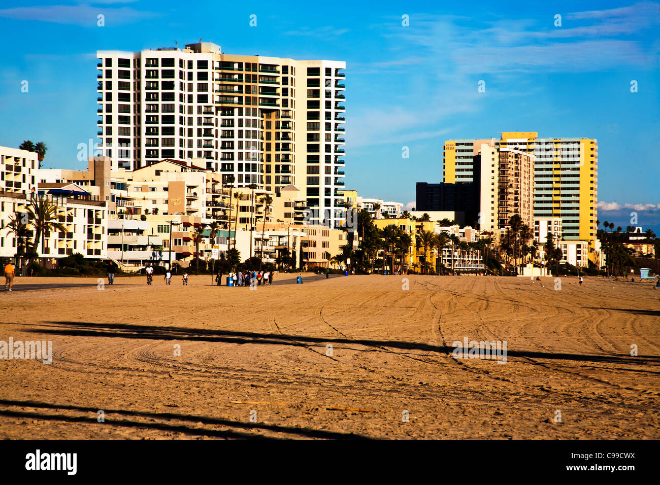 Condominium beach hi-res stock photography and images - Alamy