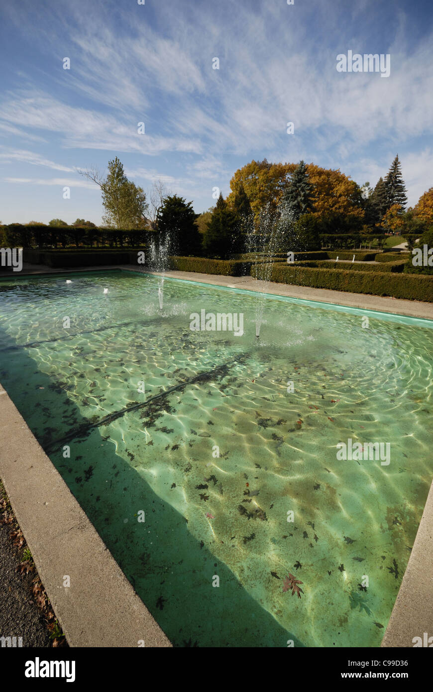 Reflecting pools hi-res stock photography and images - Alamy
