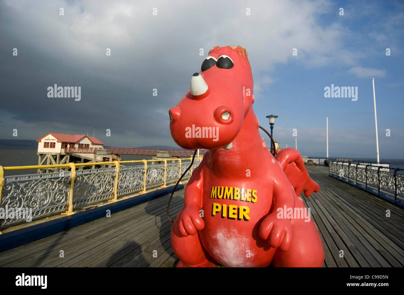 Lifeboat station on mumbles pier hi-res stock photography and images ...