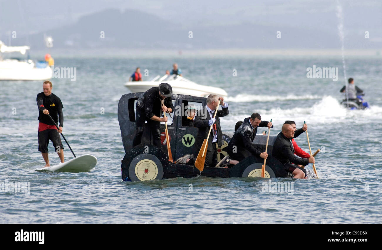 Ant hill mob hi-res stock photography and images - Alamy